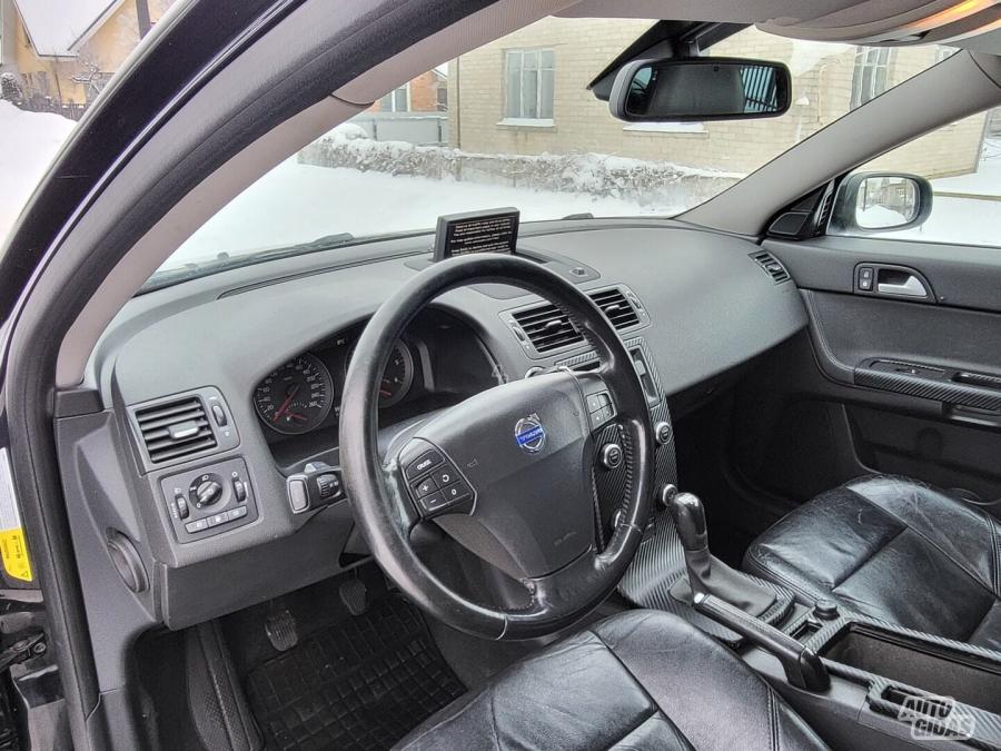 Volvo V50 2007 Alīta, ar dzinēja tilpumu 2.00 L un nobraukumu 350 tūkst. km par 1850 €, foto 13 vietnē AUTOMOTO.COM.LV