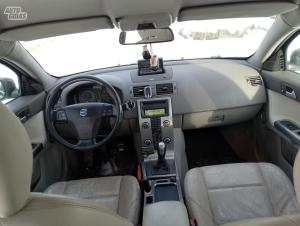 Volvo V50 2007 in Vilnius, with an engine capacity of 2.00 L and mileage of 350 thousand km for 1150 €, photo 3 on AUTOMOTO.COM.LV