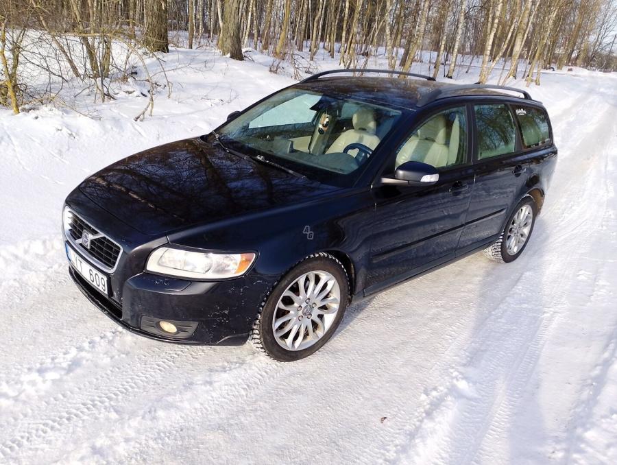 Volvo V50 2007 in Vilnius, with an engine capacity of 2.00 L and mileage of 350 thousand km for 1150 €, photo 4 on AUTOMOTO.COM.LV