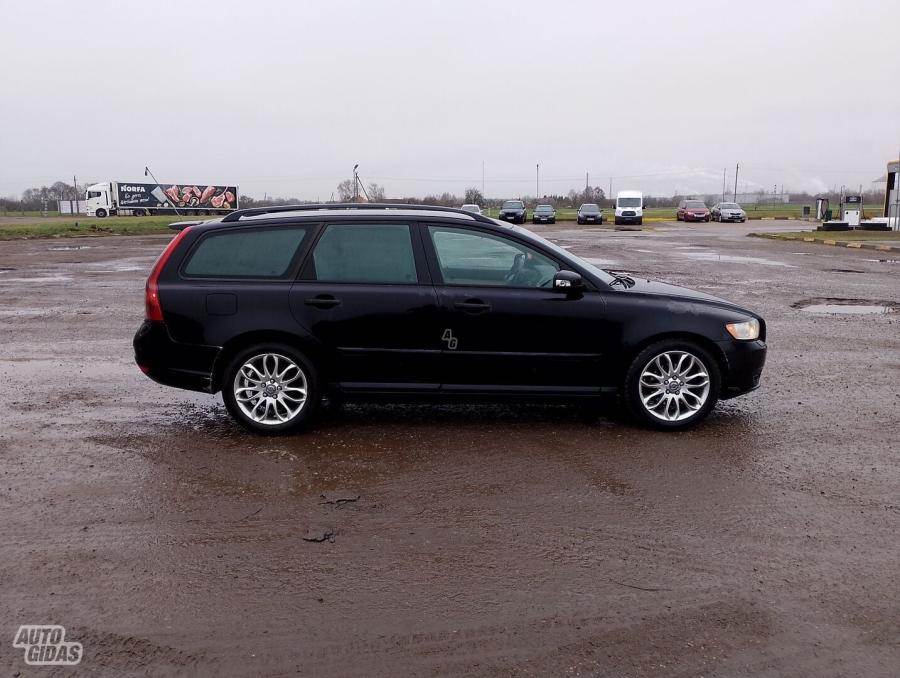 Volvo V50 2007 in Vilnius, with an engine capacity of 2.00 L and mileage of 350 thousand km for 1150 €, photo 6 on AUTOMOTO.COM.LV