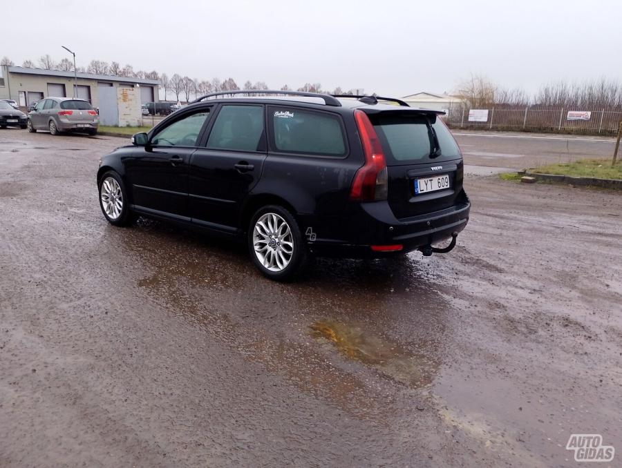 Volvo V50 2007 in Vilnius, with an engine capacity of 2.00 L and mileage of 350 thousand km for 1150 €, photo 7 on AUTOMOTO.COM.LV