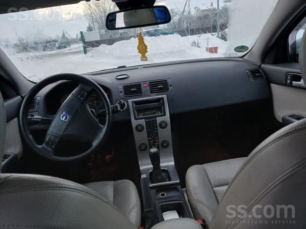 Volvo V50 2007 Rīga, ar dzinēja tilpumu 1.60 L un nobraukumu 426 tūkst. km par 1600 €, foto 5 vietnē AUTOMOTO.COM.LV