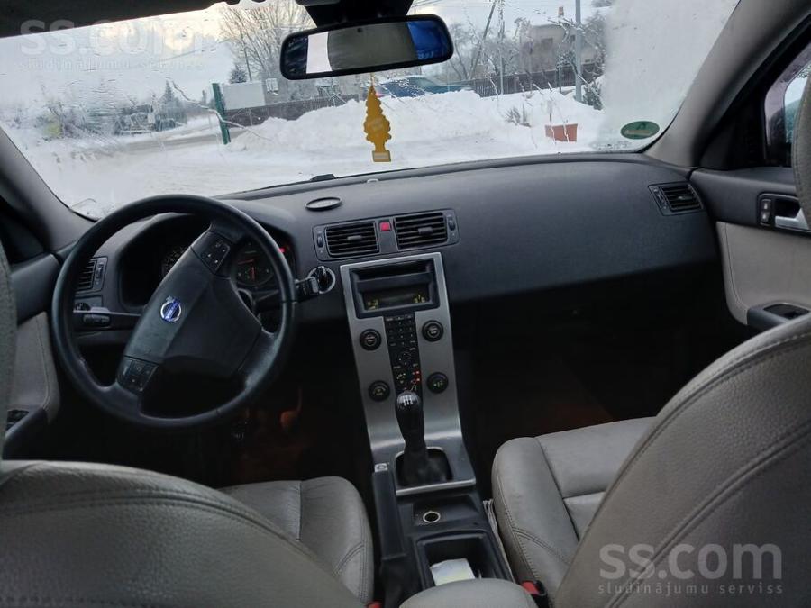 Volvo V50 2007 in Riga, with an engine capacity of 1.60 L and mileage of 426 thousand km for 1600 €, photo 5 on AUTOMOTO.COM.LV