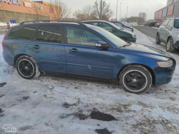 Volvo V50 2007 Šauļi, ar dzinēja tilpumu 2.00 L un nobraukumu 330 tūkst. km par 1450 €, foto 2 vietnē AUTOMOTO.COM.LV