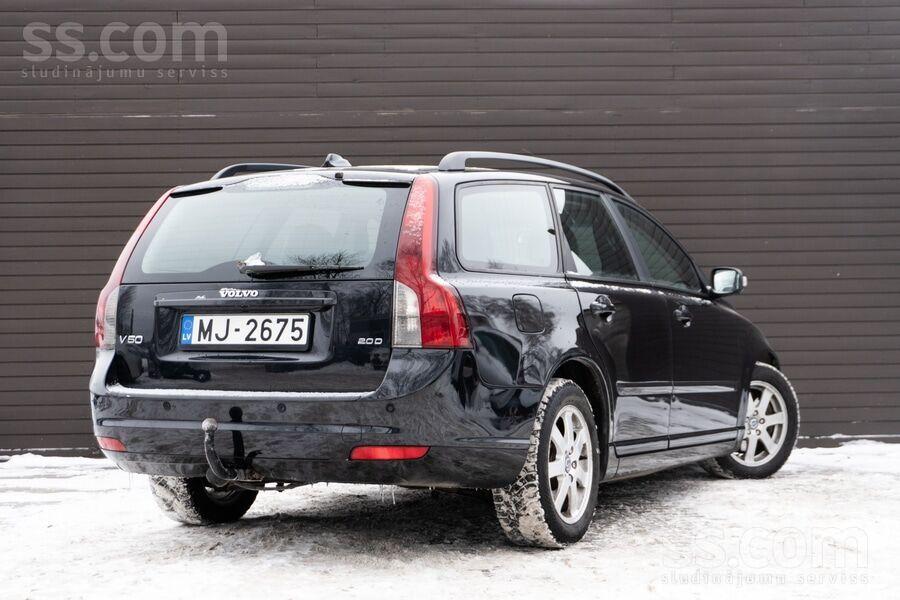 Volvo V50 2007 Rīga, ar dzinēja tilpumu 2.00 L un nobraukumu 194 tūkst. km par 3990 €, foto 3 vietnē AUTOMOTO.COM.LV