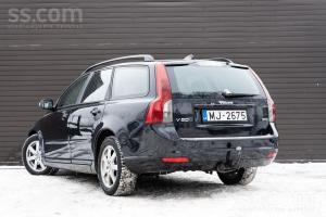 Volvo V50 2007 Rīga, ar dzinēja tilpumu 2.00 L un nobraukumu 194 tūkst. km par 3990 €, foto 4 vietnē AUTOMOTO.COM.LV