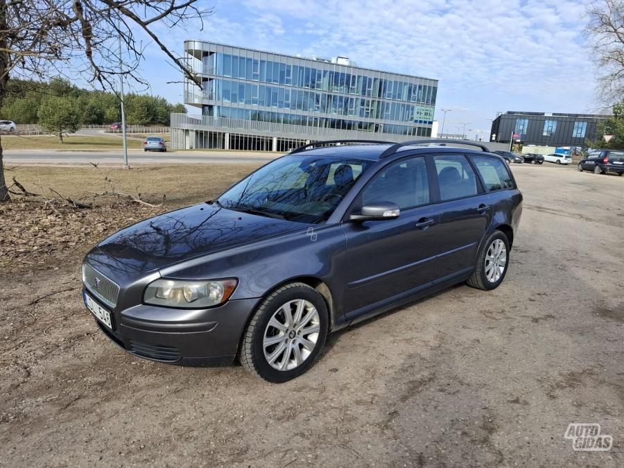 Volvo V50 2007 in Vilnius, with an engine capacity of 2.00 L and mileage of 378 thousand km for 1290 €, photo 1 on AUTOMOTO.COM.LV