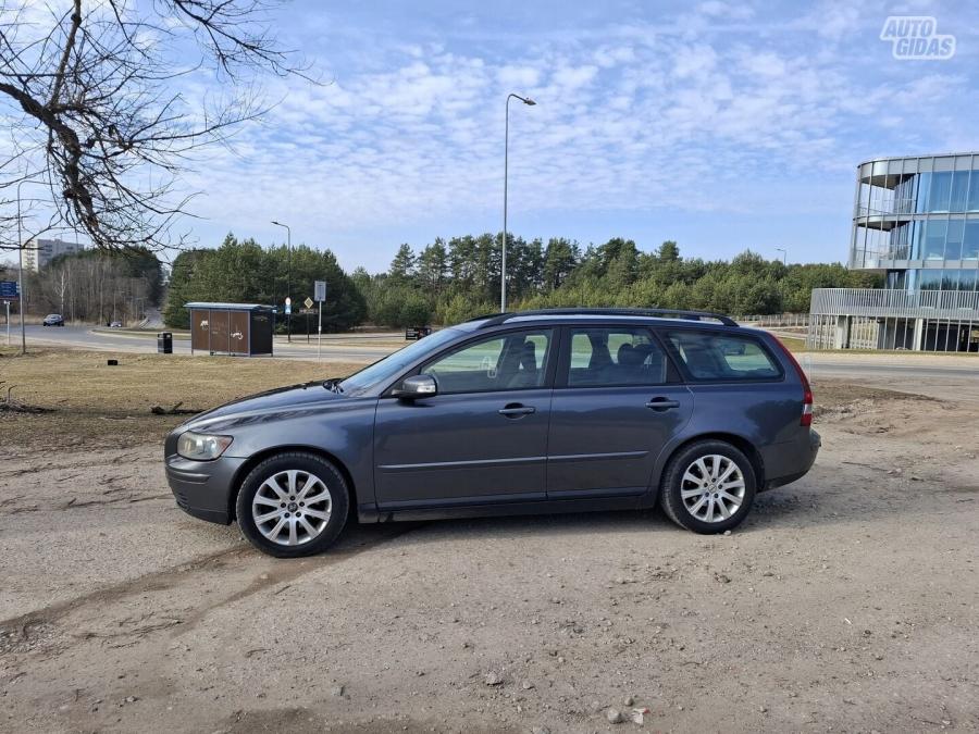 Volvo V50 2007 in Vilnius, with an engine capacity of 2.00 L and mileage of 378 thousand km for 1290 €, photo 2 on AUTOMOTO.COM.LV