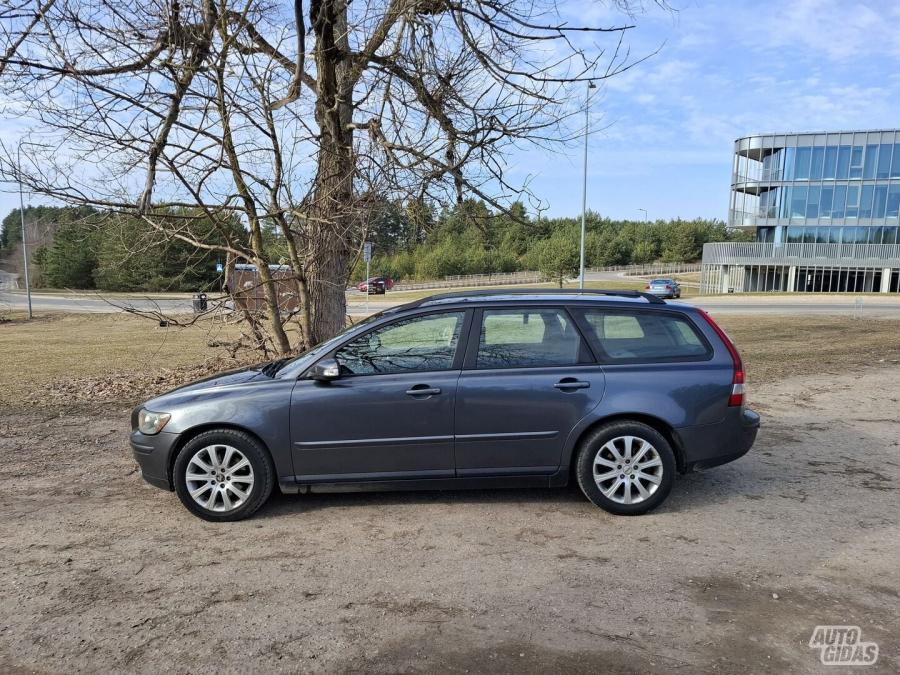 Volvo V50 2007 in Vilnius, with an engine capacity of 2.00 L and mileage of 378 thousand km for 1290 €, photo 3 on AUTOMOTO.COM.LV