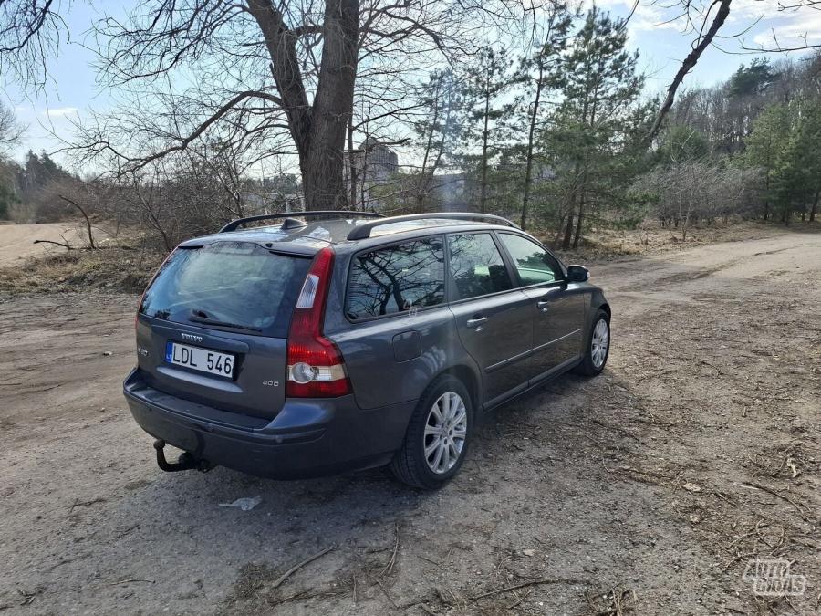 Volvo V50 2007 in Vilnius, with an engine capacity of 2.00 L and mileage of 378 thousand km for 1290 €, photo 5 on AUTOMOTO.COM.LV