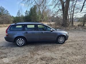 Volvo V50 2007 in Vilnius, with an engine capacity of 2.00 L and mileage of 378 thousand km for 1290 €, photo 6 on AUTOMOTO.COM.LV