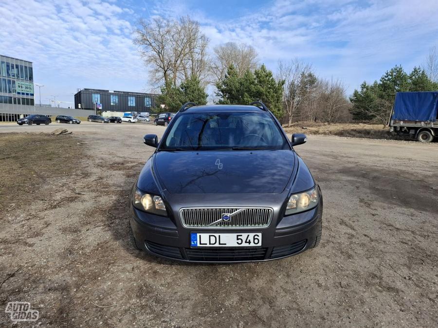 Volvo V50 2007 in Vilnius, with an engine capacity of 2.00 L and mileage of 378 thousand km for 1290 €, photo 8 on AUTOMOTO.COM.LV
