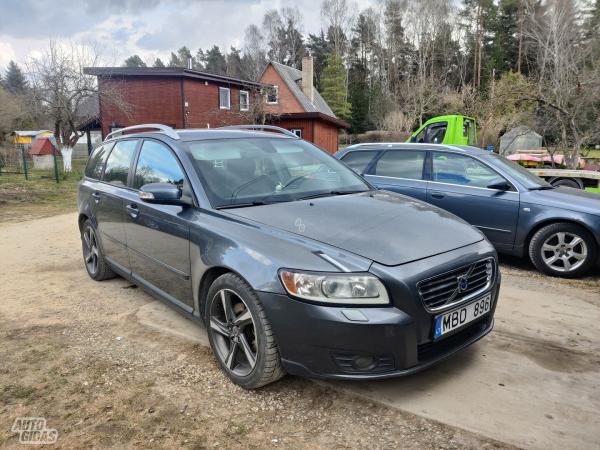 Volvo V50 2007 Šauļi, ar dzinēja tilpumu 2.00 L un nobraukumu 340 tūkst. km par 1650 €, foto 2 vietnē AUTOMOTO.COM.LV
