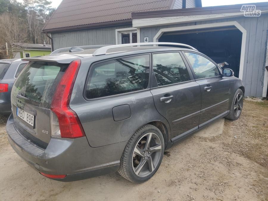 Volvo V50 2007 in Siauliai, with an engine capacity of 2.00 L and mileage of 340 thousand km for 1650 €, photo 4 on AUTOMOTO.COM.LV