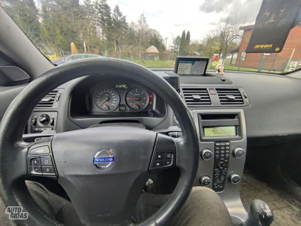 Volvo V50 2007 Šauļi, ar dzinēja tilpumu 2.00 L un nobraukumu 340 tūkst. km par 1650 €, foto 5 vietnē AUTOMOTO.COM.LV
