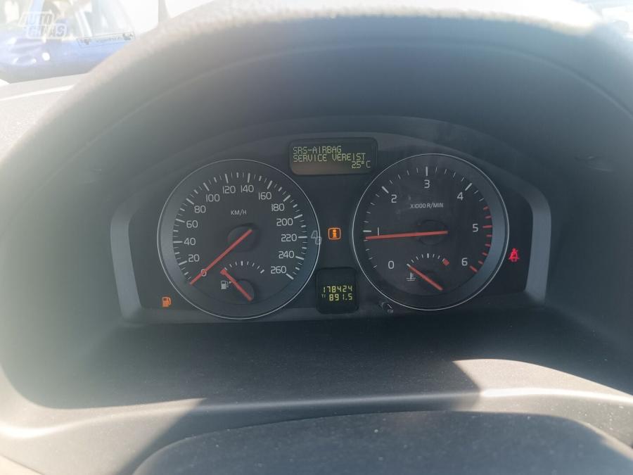 Volvo V50 2007 in Marijampole, with an engine capacity of 2.00 L and mileage of 180 thousand km for 1999 €, photo 7 on AUTOMOTO.COM.LV