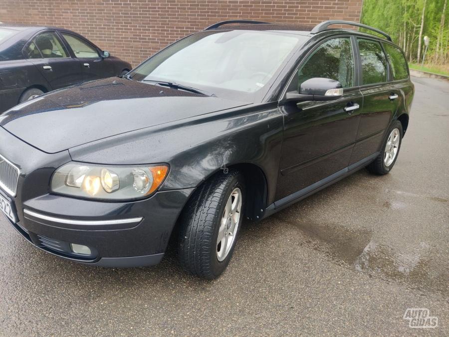 Volvo V50 2007 Šauļi, ar dzinēja tilpumu 1.60 L un nobraukumu 266 tūkst. km par 1650 €, foto 3 vietnē AUTOMOTO.COM.LV