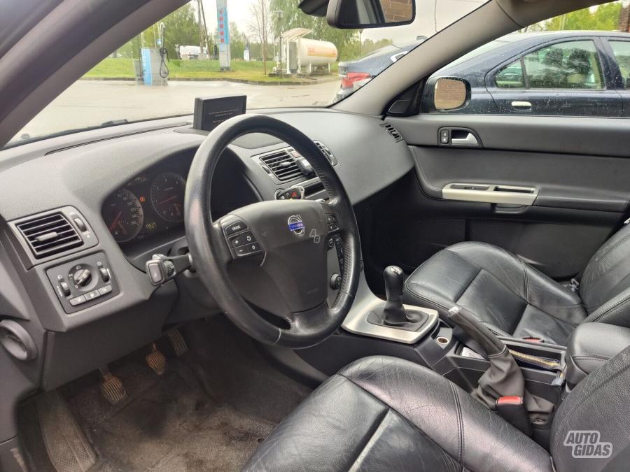 Volvo V50 2007 Šauļi, ar dzinēja tilpumu 1.60 L un nobraukumu 266 tūkst. km par 1650 €, foto 10 vietnē AUTOMOTO.COM.LV