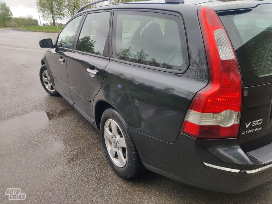 Volvo V50 2007 in Siauliai, with an engine capacity of 1.60 L and mileage of 266 thousand km for 1650 €, photo 4 on AUTOMOTO.COM.LV