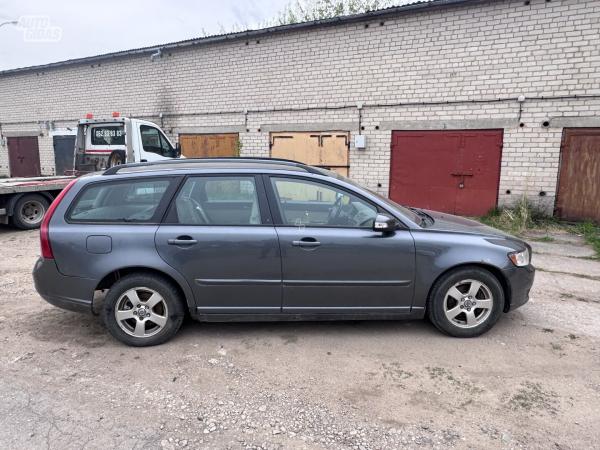 Volvo V50 2007 in Siauliai, with an engine capacity of 1.60 L and mileage of 111 thousand km for 650 €, photo 3 on AUTOMOTO.COM.LV