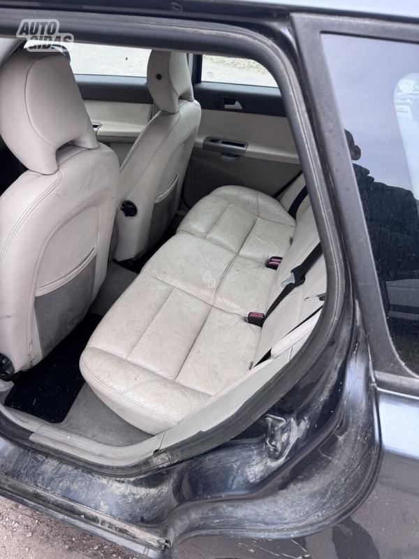 Volvo V50 2007 in Siauliai, with an engine capacity of 1.60 L and mileage of 111 thousand km for 650 €, photo 8 on AUTOMOTO.COM.LV