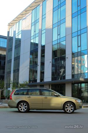 Volvo V50 2007 Tallina, ar dzinēja tilpumu 2.50 L un nobraukumu 0 tūkst. km par 3200 €, foto 5 vietnē AUTOMOTO.COM.LV