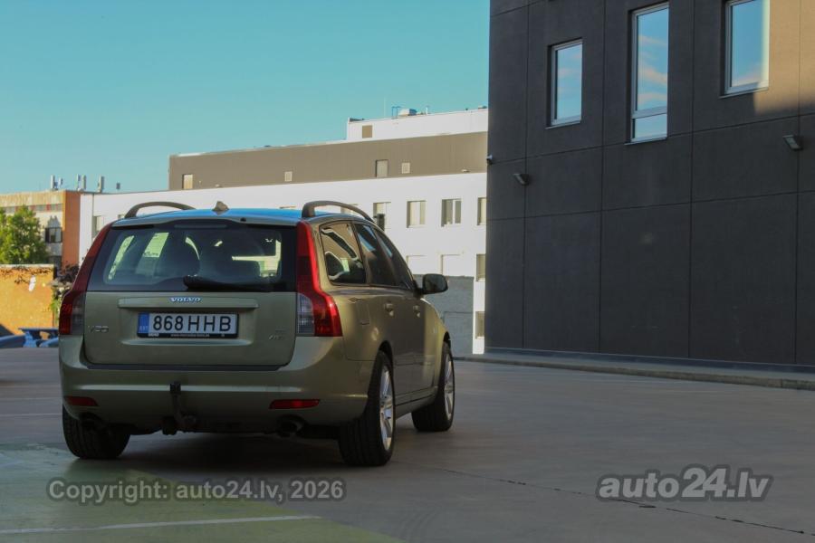 Volvo V50 2007 Tallina, ar dzinēja tilpumu 2.50 L un nobraukumu 0 tūkst. km par 3200 €, foto 6 vietnē AUTOMOTO.COM.LV