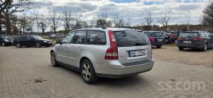 Volvo V50 2007 in Valmiera, with an engine capacity of 2.00 L and mileage of 340 thousand km for 1600 €, photo 5 on AUTOMOTO.COM.LV