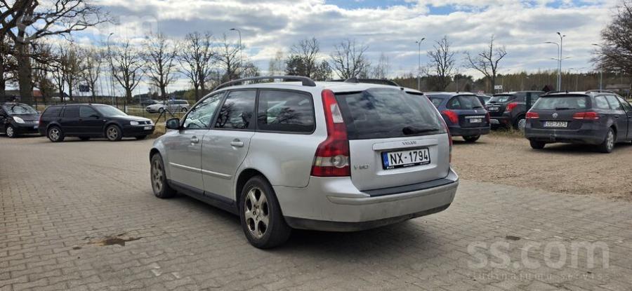 Volvo V50 2007 in Valmiera, with an engine capacity of 2.00 L and mileage of 340 thousand km for 1600 €, photo 5 on AUTOMOTO.COM.LV