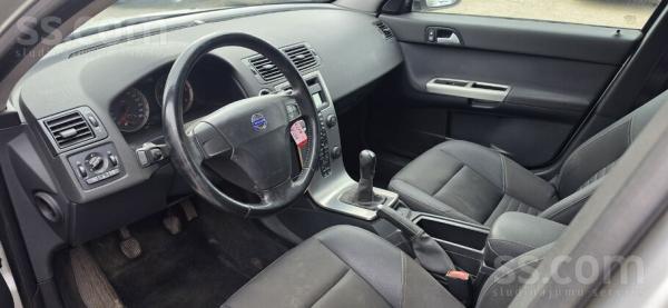 Volvo V50 2007 Valmiera, ar dzinēja tilpumu 2.00 L un nobraukumu 340 tūkst. km par 1600 €, foto 8 vietnē AUTOMOTO.COM.LV