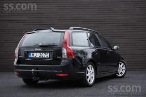 Volvo V50 2007 Rīga, ar dzinēja tilpumu 2.00 L un nobraukumu 194 tūkst. km par 3990 €, foto 4 vietnē AUTOMOTO.COM.LV