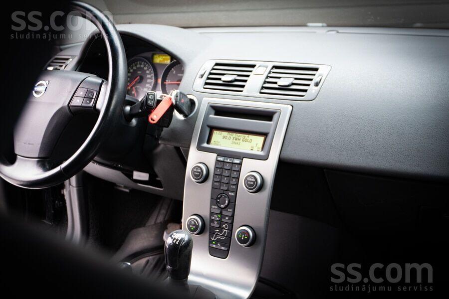 Volvo V50 2007 Rīga, ar dzinēja tilpumu 2.00 L un nobraukumu 194 tūkst. km par 3990 €, foto 6 vietnē AUTOMOTO.COM.LV
