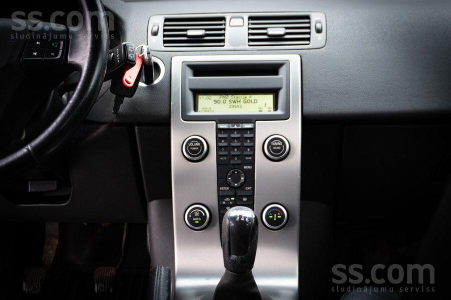 Volvo V50 2007 Rīga, ar dzinēja tilpumu 2.00 L un nobraukumu 194 tūkst. km par 3990 €, foto 8 vietnē AUTOMOTO.COM.LV