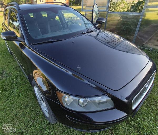 Volvo V50 2007 Viļņa, ar dzinēja tilpumu 2.00 L un nobraukumu 266 tūkst. km par 800 €, foto 4 vietnē AUTOMOTO.COM.LV