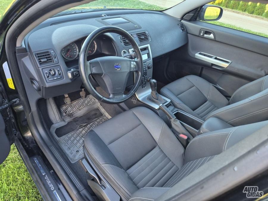 Volvo V50 2007 Viļņa, ar dzinēja tilpumu 2.00 L un nobraukumu 266 tūkst. km par 800 €, foto 6 vietnē AUTOMOTO.COM.LV