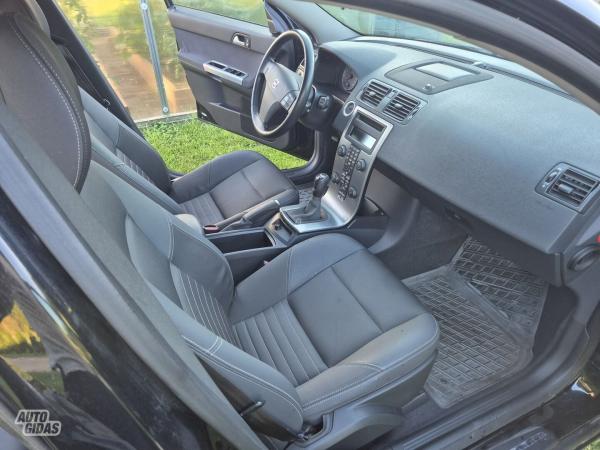 Volvo V50 2007 Viļņa, ar dzinēja tilpumu 2.00 L un nobraukumu 266 tūkst. km par 800 €, foto 6 vietnē AUTOMOTO.COM.LV