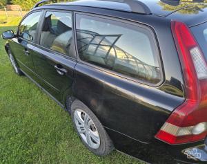 Volvo V50 2007 Viļņa, ar dzinēja tilpumu 2.00 L un nobraukumu 266 tūkst. km par 800 €, foto 15 vietnē AUTOMOTO.COM.LV