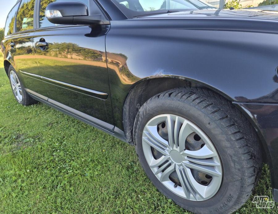 Volvo V50 2007 Viļņa, ar dzinēja tilpumu 2.00 L un nobraukumu 266 tūkst. km par 800 €, foto 18 vietnē AUTOMOTO.COM.LV