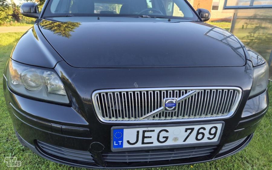Volvo V50 2007 Viļņa, ar dzinēja tilpumu 2.00 L un nobraukumu 266 tūkst. km par 800 €, foto 19 vietnē AUTOMOTO.COM.LV