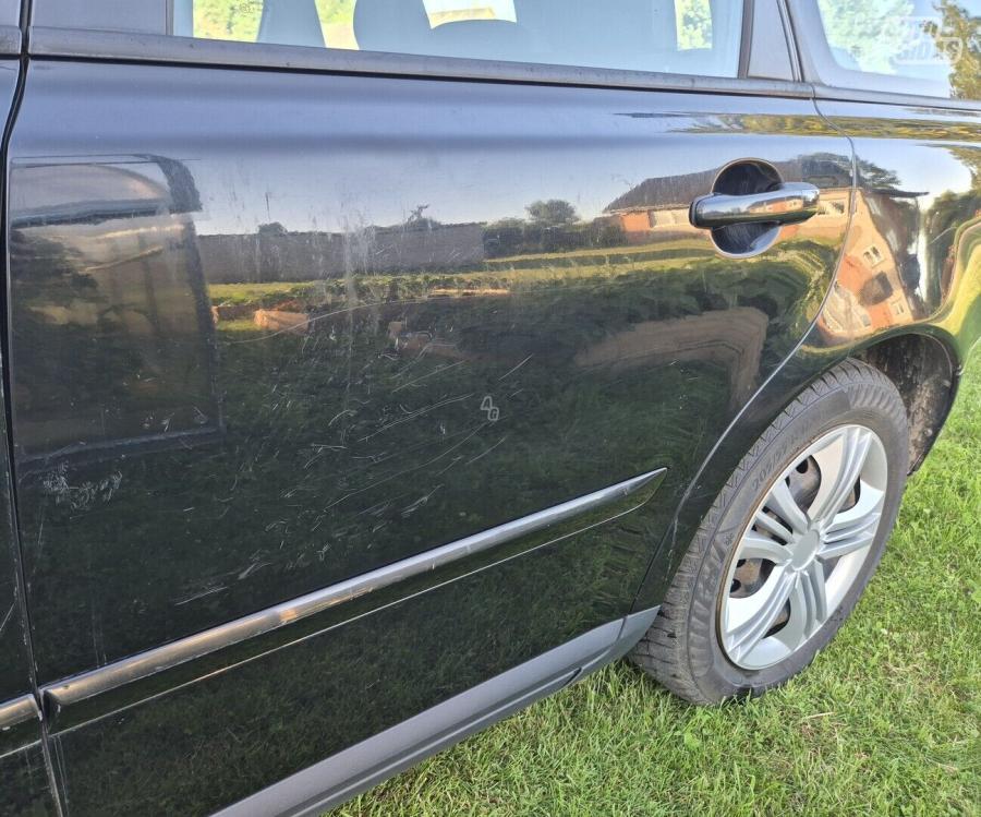 Volvo V50 2007 Viļņa, ar dzinēja tilpumu 2.00 L un nobraukumu 266 tūkst. km par 800 €, foto 20 vietnē AUTOMOTO.COM.LV