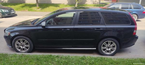 Volvo V50 2007 Klaipėda, ar dzinēja tilpumu 2.00 L un nobraukumu 318 tūkst. km par 2500 €, foto 3 vietnē AUTOMOTO.COM.LV