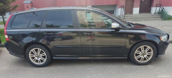 Volvo V50 2007 Klaipėda, ar dzinēja tilpumu 2.00 L un nobraukumu 318 tūkst. km par 2500 €, foto 4 vietnē AUTOMOTO.COM.LV