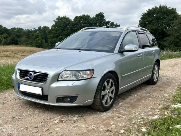 Volvo V50 2007 in Marijampole, with an engine capacity of 2.40 L and mileage of 373 thousand km for 1350 €, photo 1 on AUTOMOTO.COM.LV