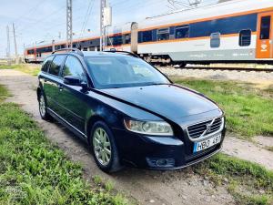 Вольво В50 2007 в Шяуляй, объемом двигателя 2.00 л и пробегом 300 тыс. км за 1650 €, фото  на AUTOMOTO.COM.LV