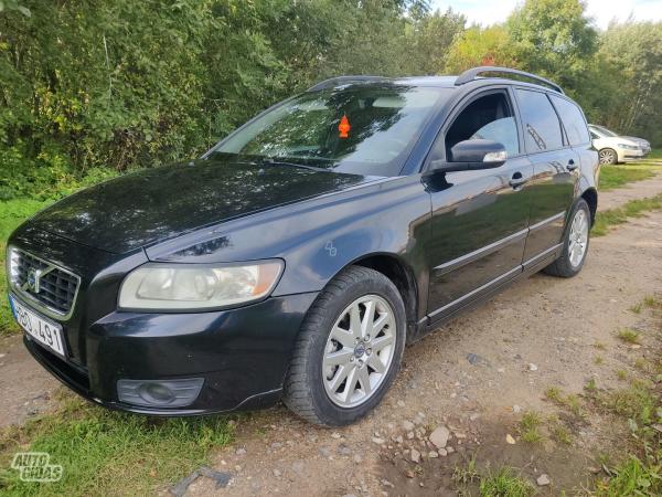 Volvo V50 2007 Šauļi vietnē Volvo V50 2007 Šauļi, ar dzinēja tilpumu 2.00 L un nobraukumu 300 tūkst. km par 1650 €, foto 3 vietnē AUTOMOTO.COM.LV