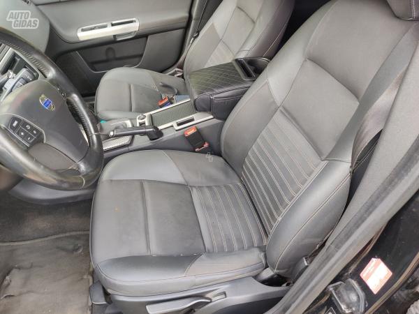 Volvo V50 2007 Šauļi vietnē Volvo V50 2007 Šauļi, ar dzinēja tilpumu 2.00 L un nobraukumu 300 tūkst. km par 1650 €, foto 8 vietnē AUTOMOTO.COM.LV