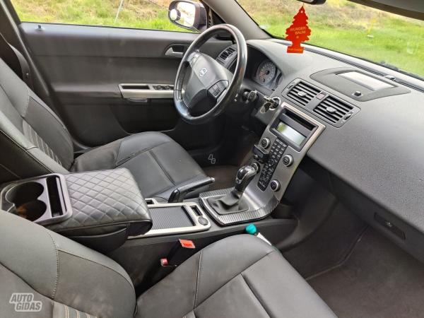 Volvo V50 2007 Šauļi vietnē Volvo V50 2007 Šauļi, ar dzinēja tilpumu 2.00 L un nobraukumu 300 tūkst. km par 1650 €, foto 9 vietnē AUTOMOTO.COM.LV