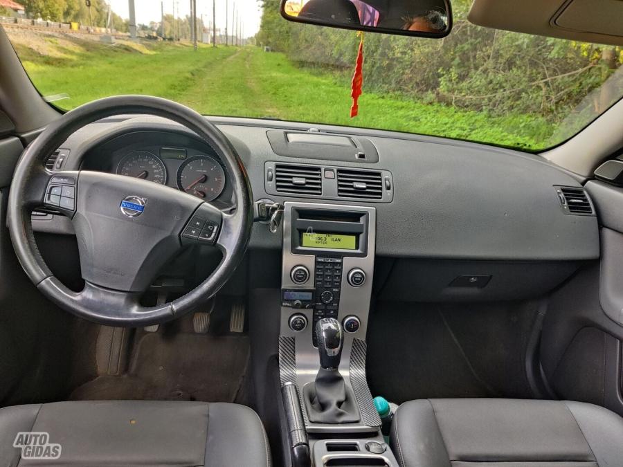 Volvo V50 2007 in Siauliai, with an engine capacity of 2.00 L and mileage of 300 thousand km for 1650 €, photo 11 on AUTOMOTO.COM.LV