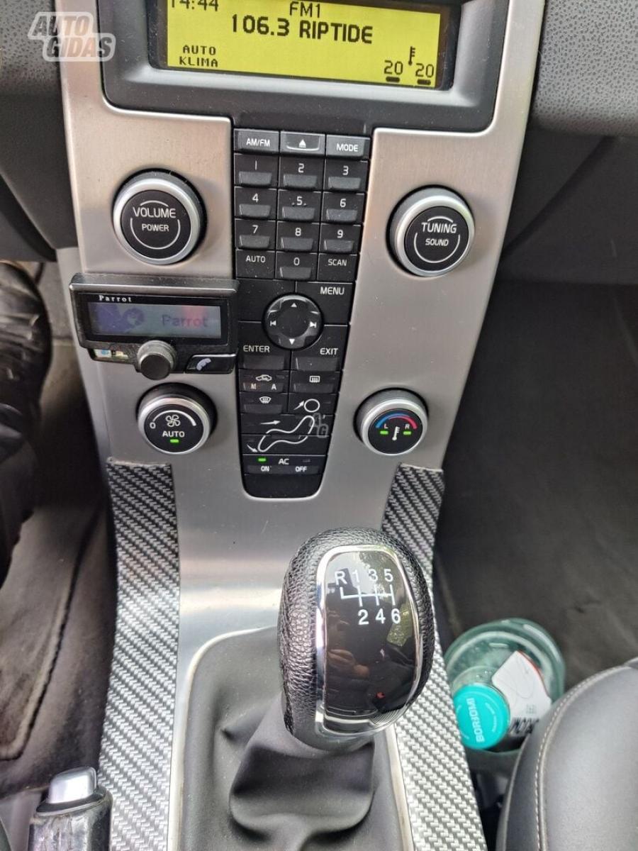 Volvo V50 2007 in Siauliai, with an engine capacity of 2.00 L and mileage of 300 thousand km for 1650 €, photo 16 on AUTOMOTO.COM.LV