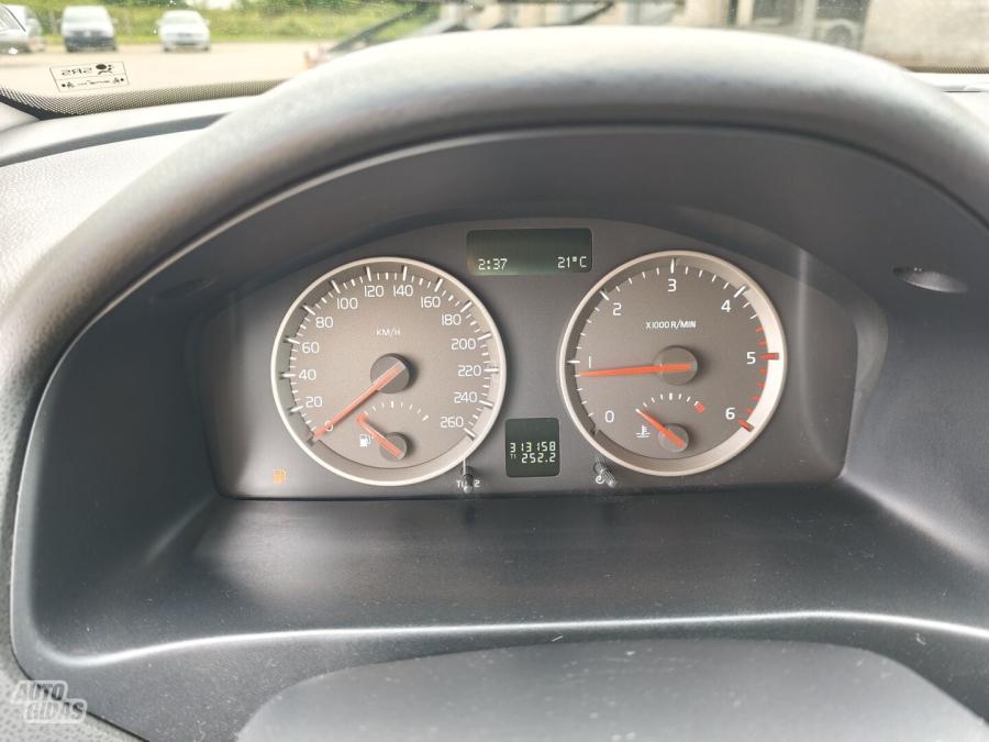 Volvo V50 2007 in Marijampole, with an engine capacity of 2.00 L and mileage of 313 thousand km for 1650 €, photo 16 on AUTOMOTO.COM.LV